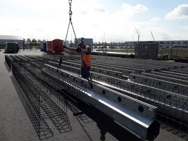 500 meter slotdrains op de nieuwe A-Pier van Schiphol - Spanberg Wapening